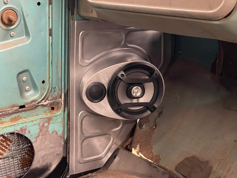 67-72 Kick Panels | Futura wit Pods – SIMPLE.C10
